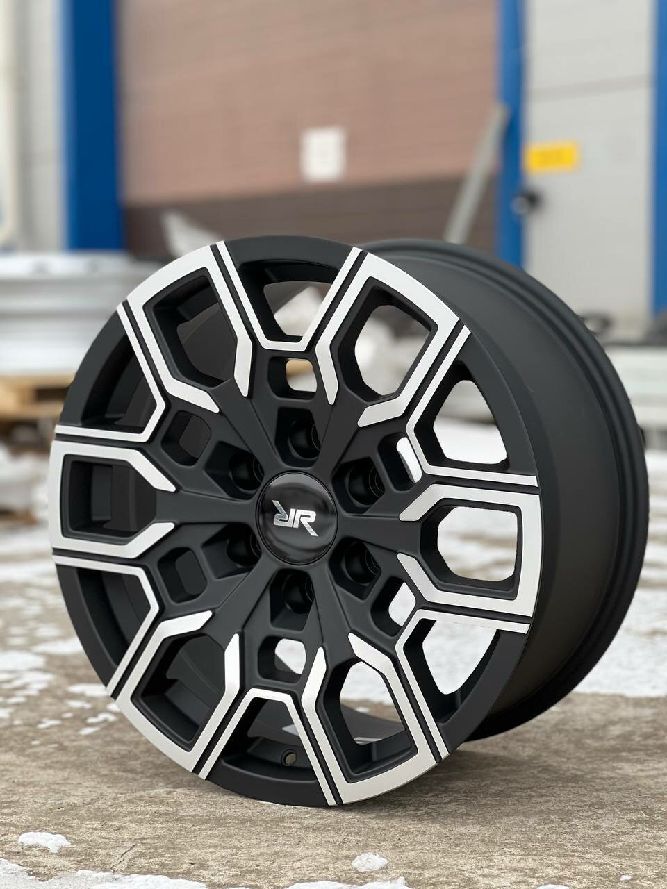 Диски автомобильные RR CSSD1172 18*9,0 6*139,7 ET25 110,5 B-P/M