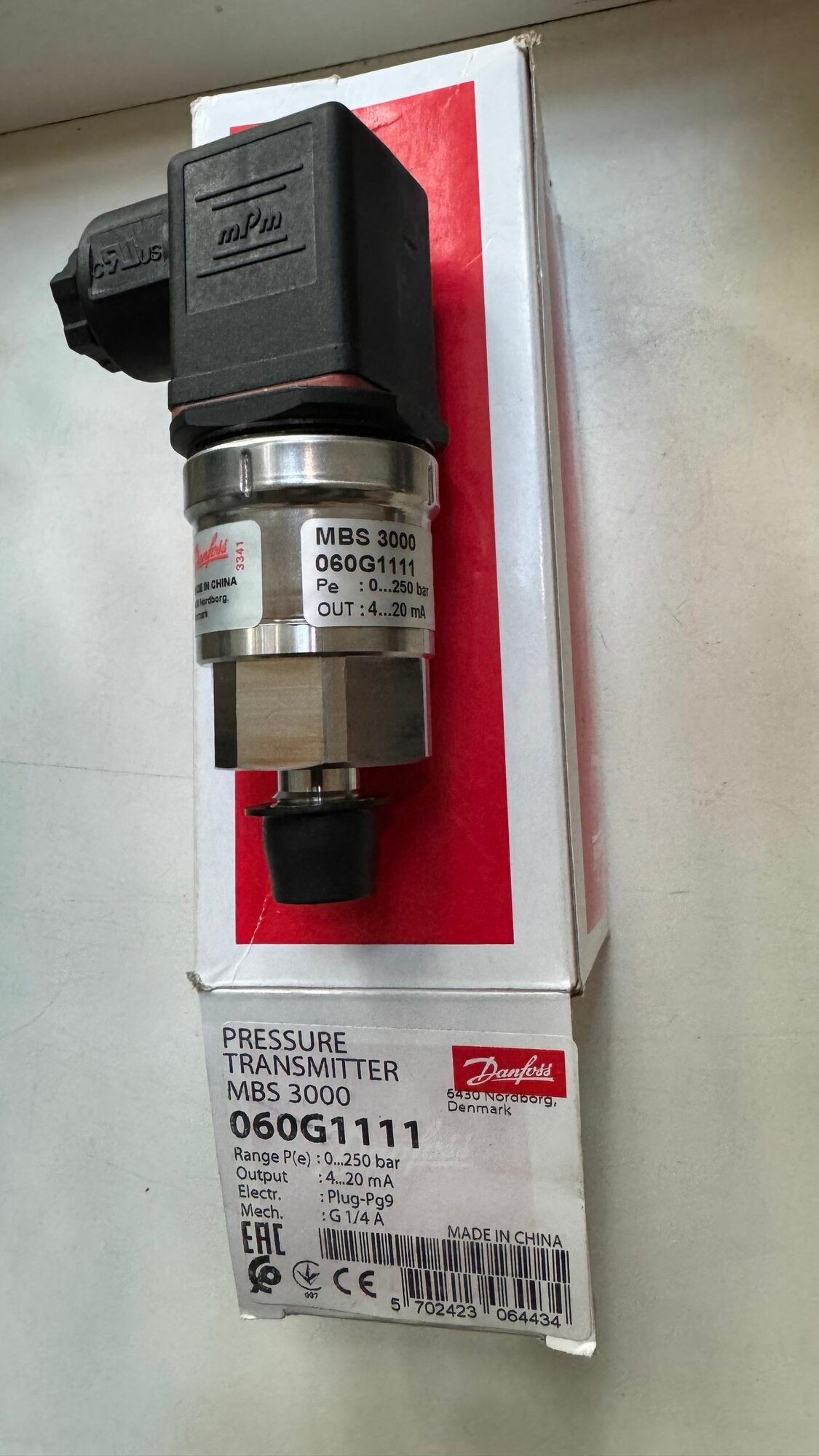 Датчик давления Danfoss MBS 3000 (0-250 бар) G 1/4" 060G1111