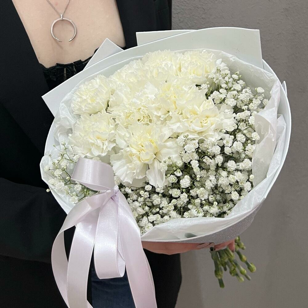 Букет из белой гипсофилы и кружевных диантусов - ROMANROSE