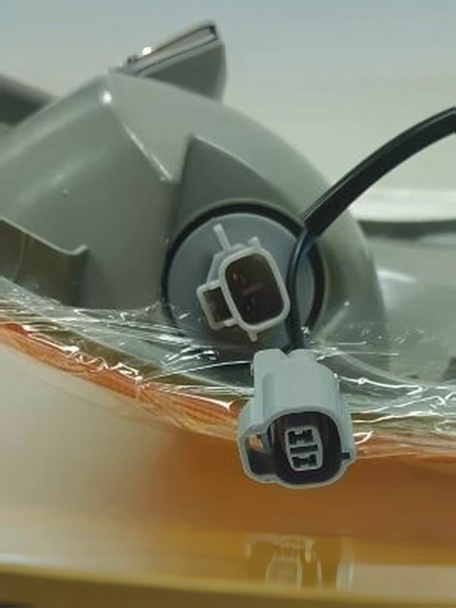 Повторитель поворота левый HINO 500, 700, RANGER, PROFIA