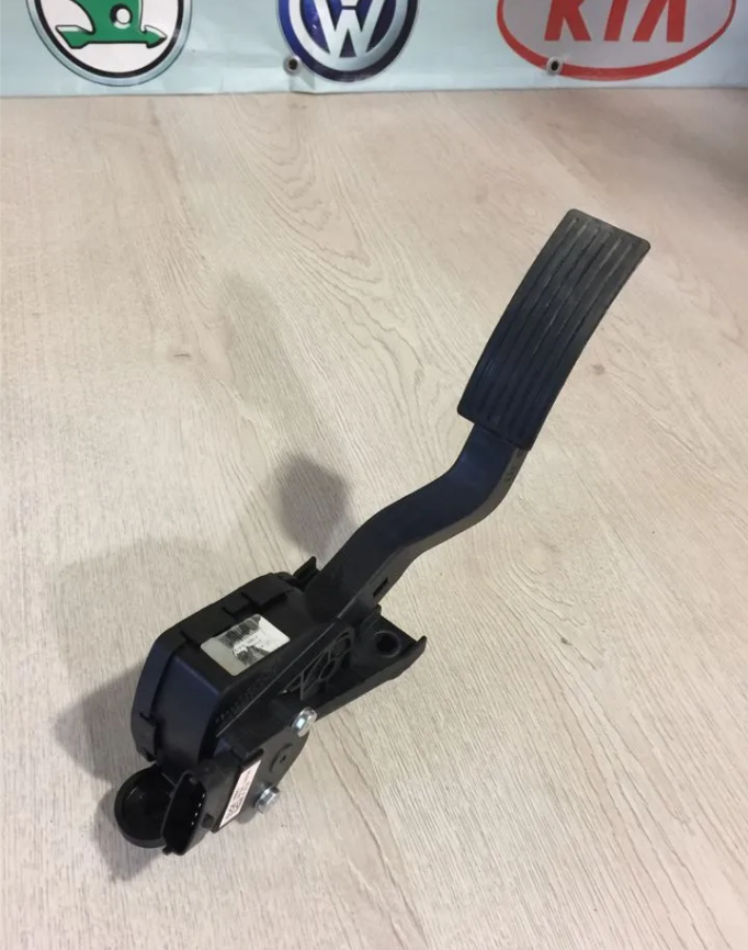 Kia Rio Рио педаль газа, б/у