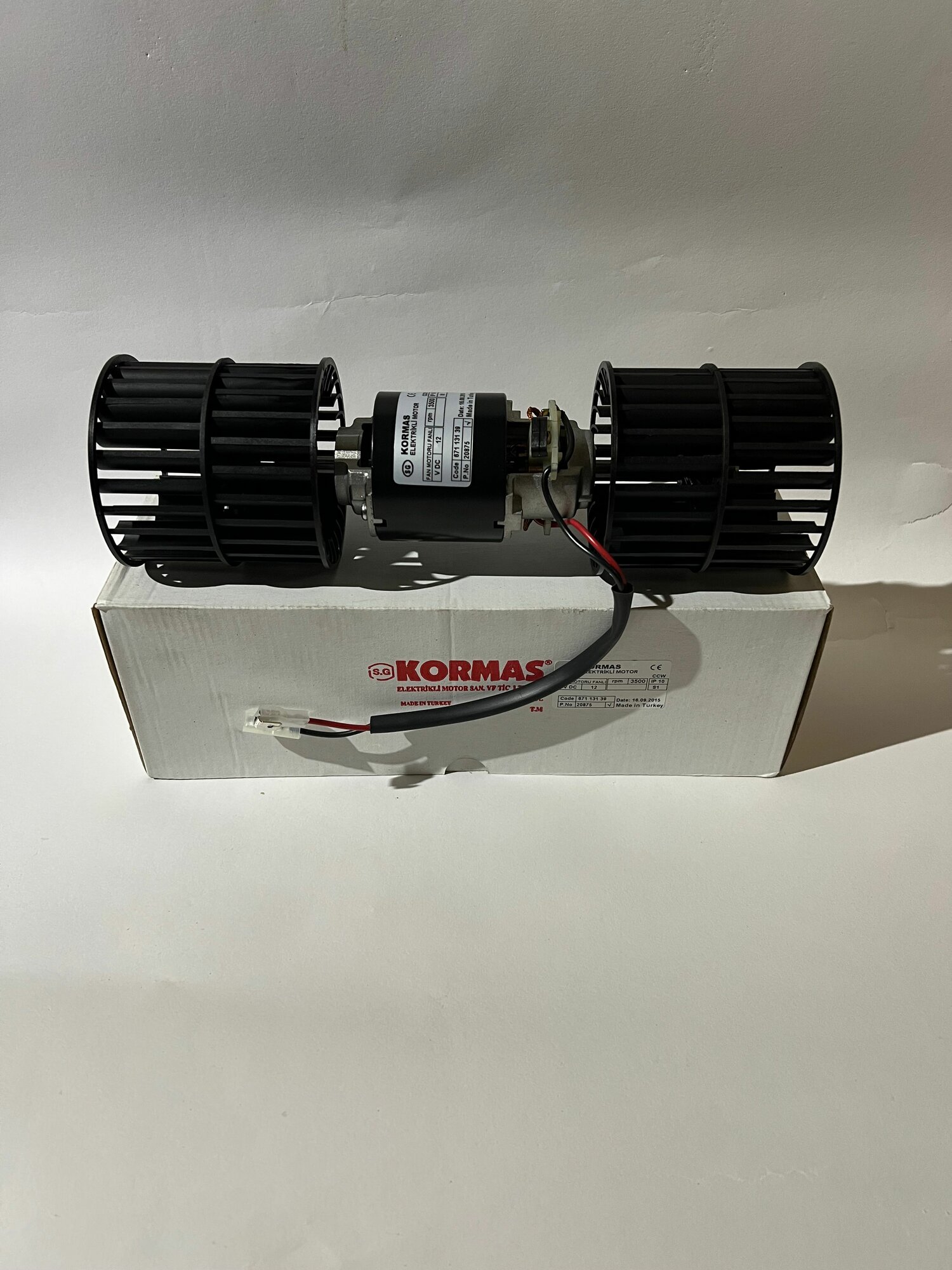 Мотор отопителя 12 вольт с крылчаткой KORMAS артикул 67113139