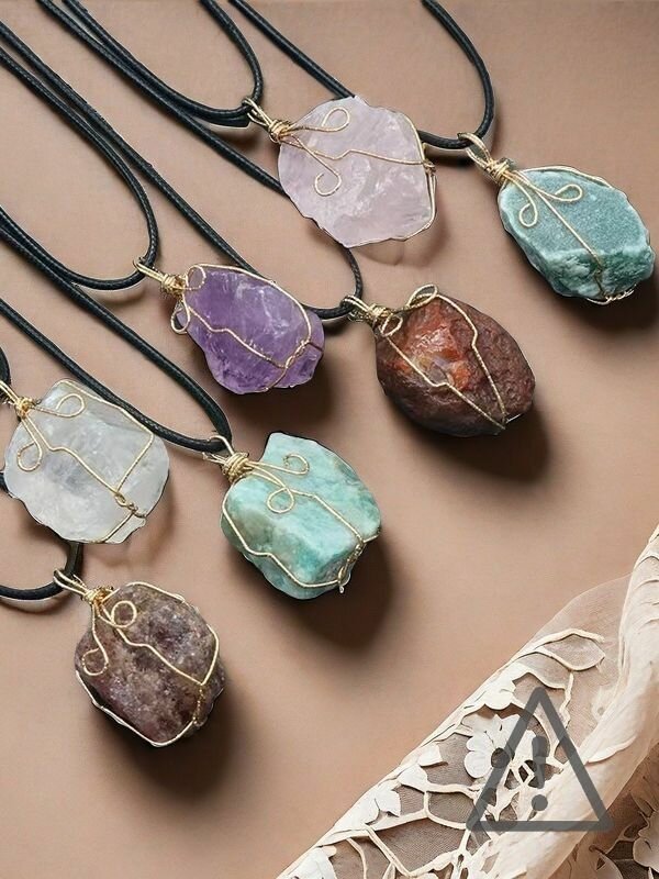 Кулон из натурального необработанного кристалла целебный камень в виде подвески (Зелёный флюорит)