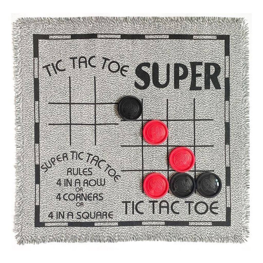 Гигантские шашки, шахматы, крестики-нолики, три в одном