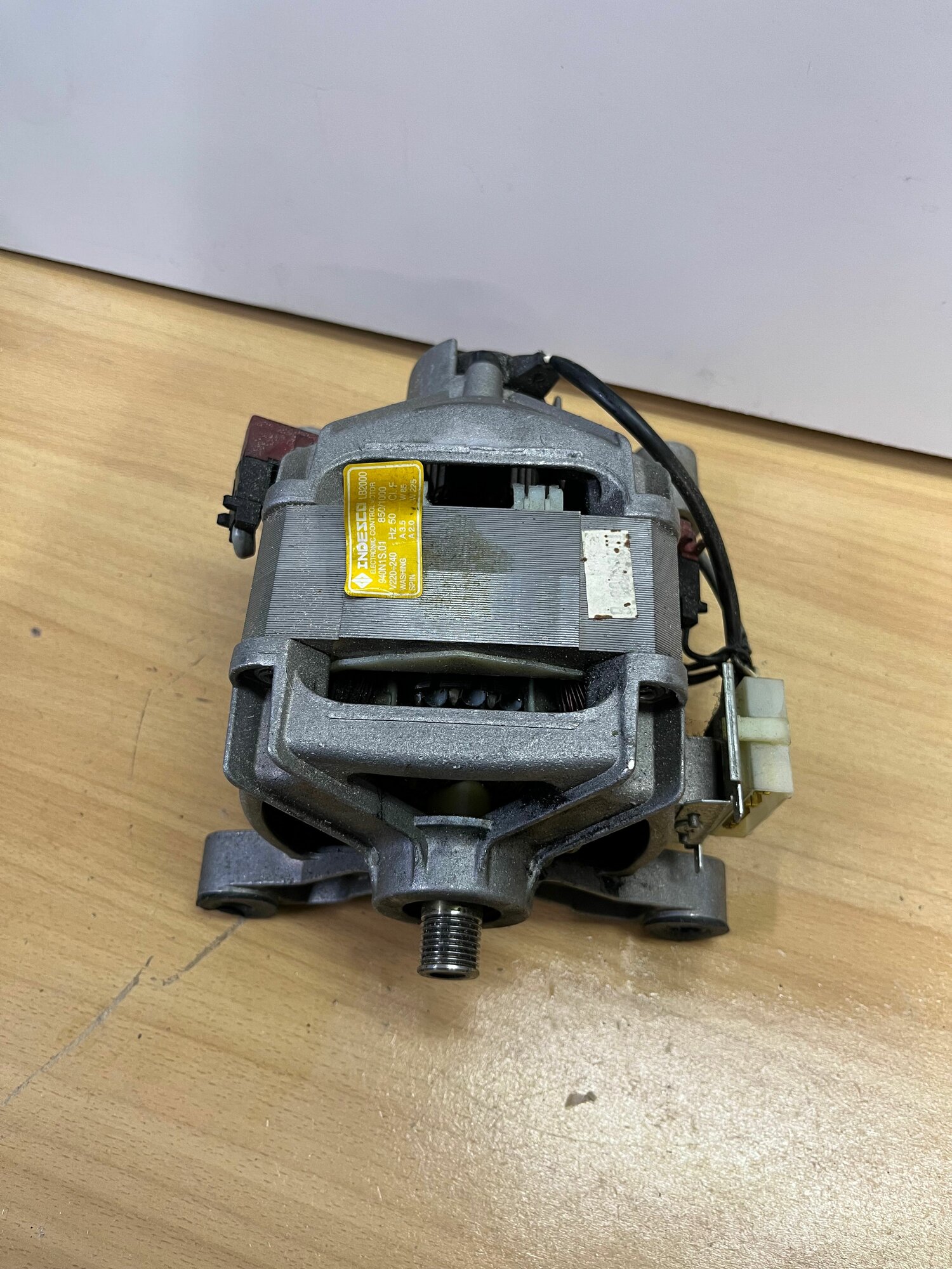 Двигатель мотор Indezco LB2000 940N1S.01 для стиральной машины