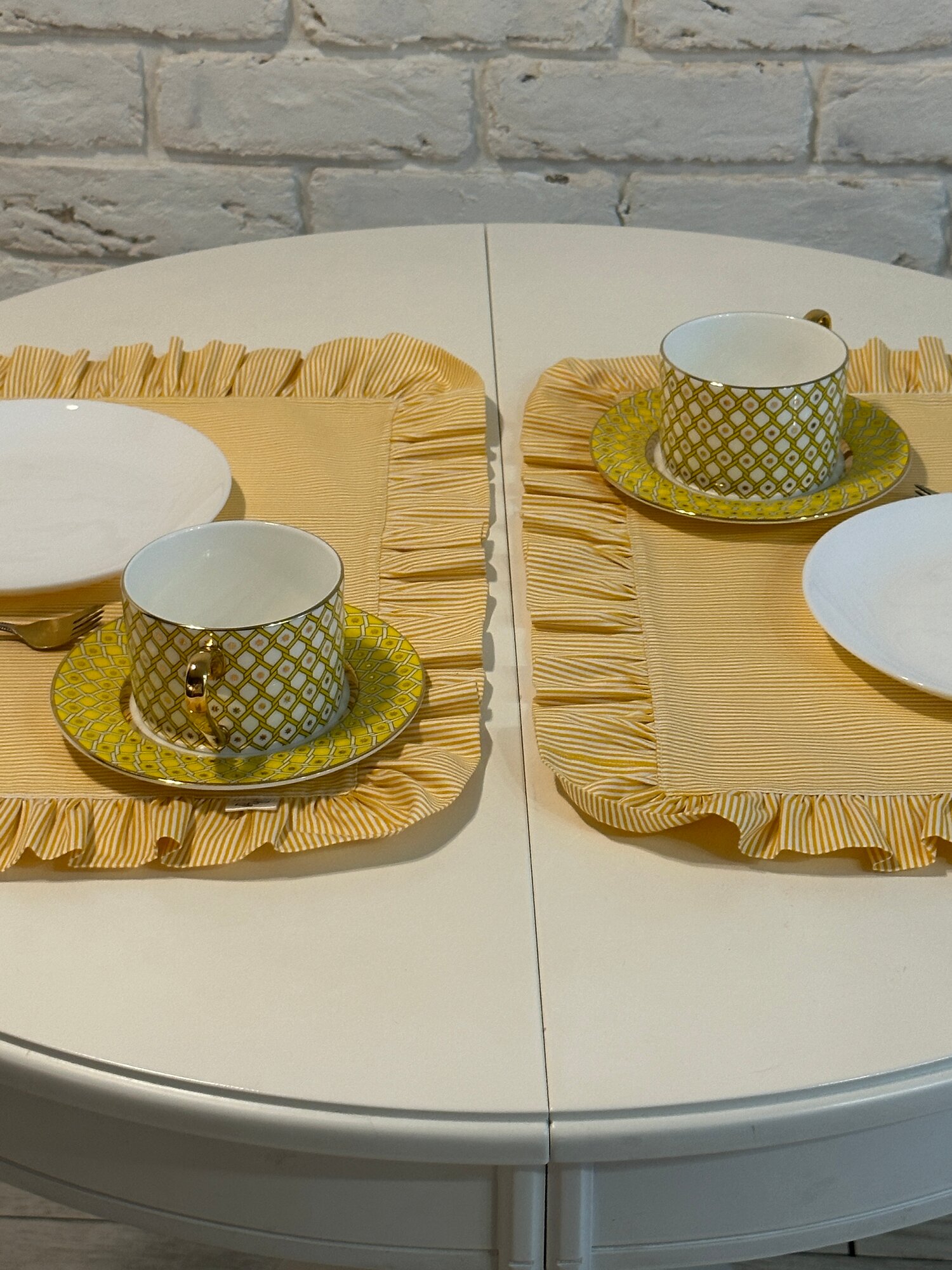 Салфетки на стол сервировочные, плейсматы, прямоугольные, в желтую полоску, с рюшей, 2 шт. 45*35 см.