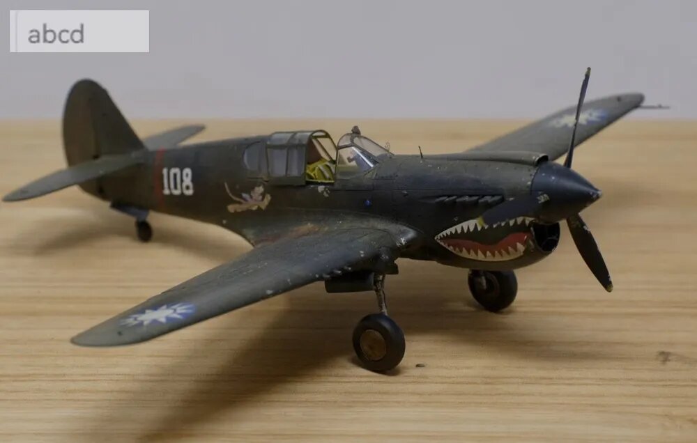 Сборная модель Eduard P-40E Warhawk (Кертисс Р-40Е Уорхок) 1/48 ProfiPACK для сборки — фото 1