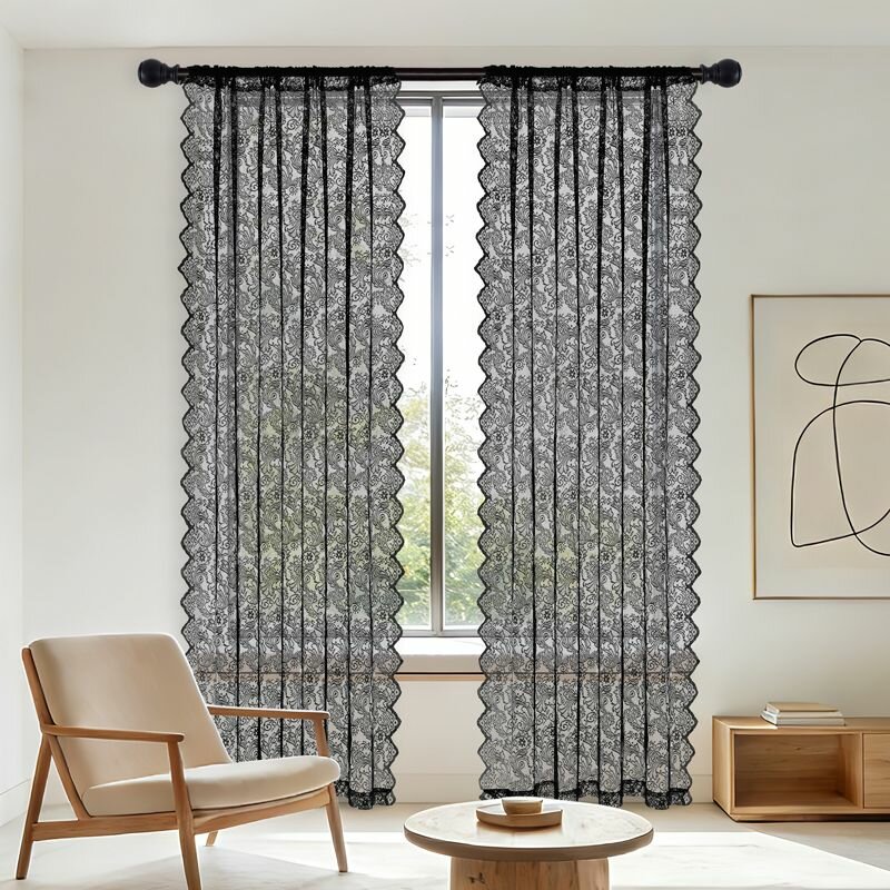 Чёрная занавеска с волнистым краем и кружевом в виде феникса