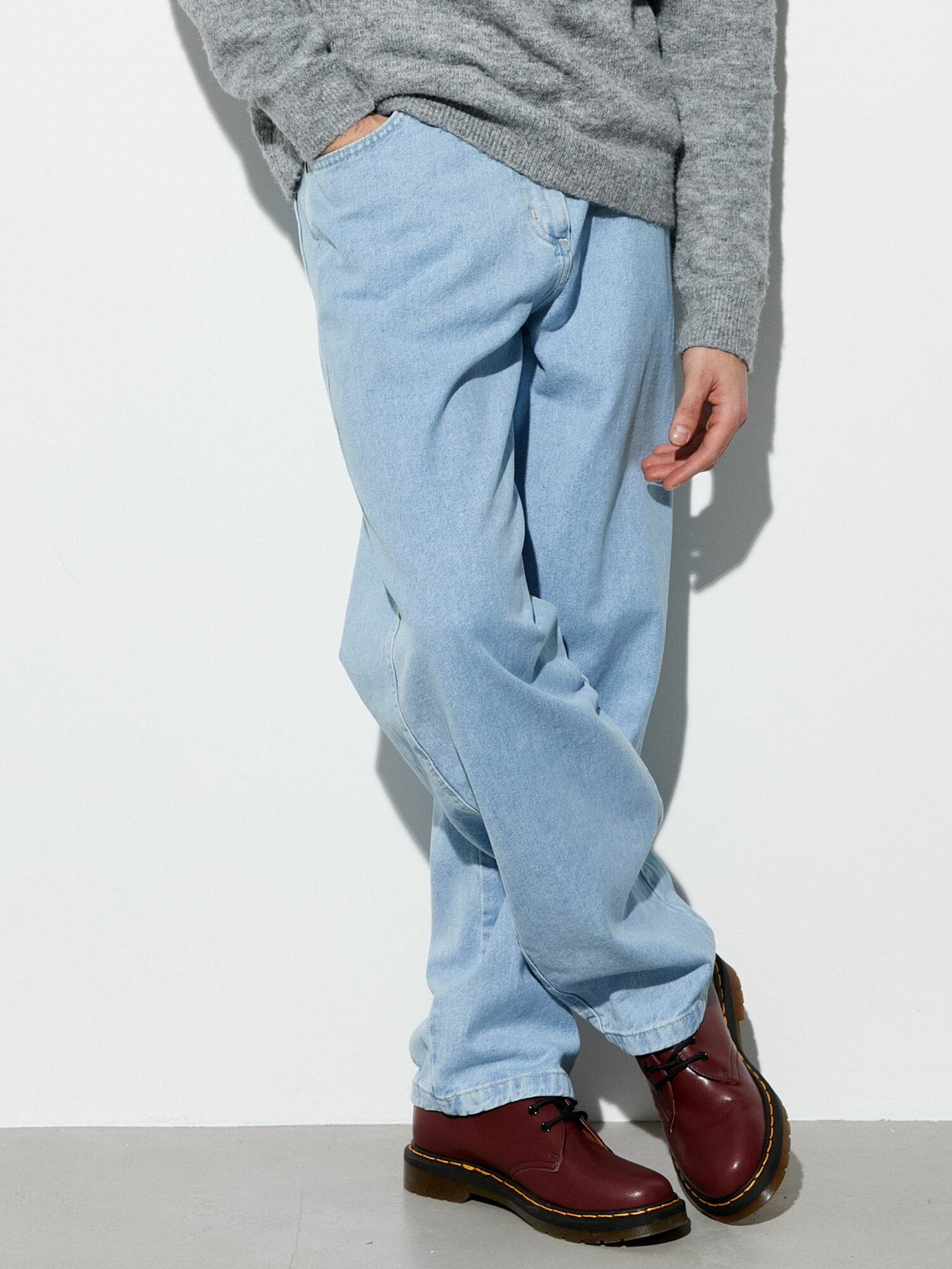 Джинсы широкие 