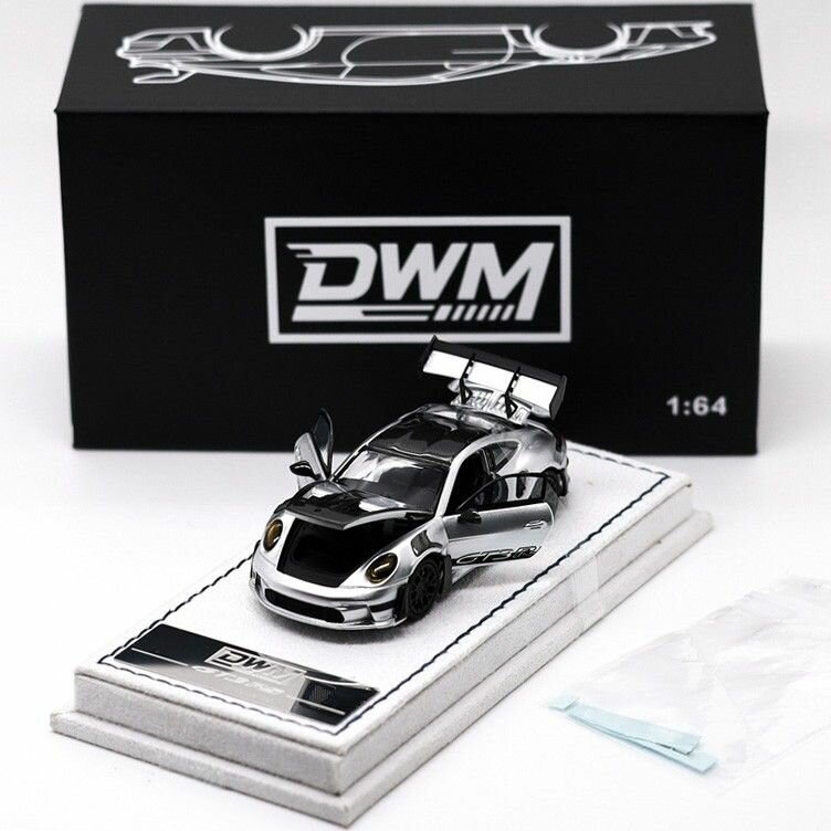 Коллекционная машинка DWM 1:64 911 GT3 RS GT Silver
