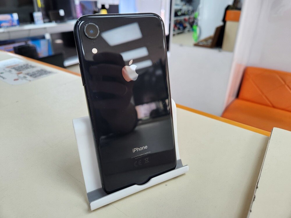 Смартфон Apple iPhone XR 64GB Black БУ уценка