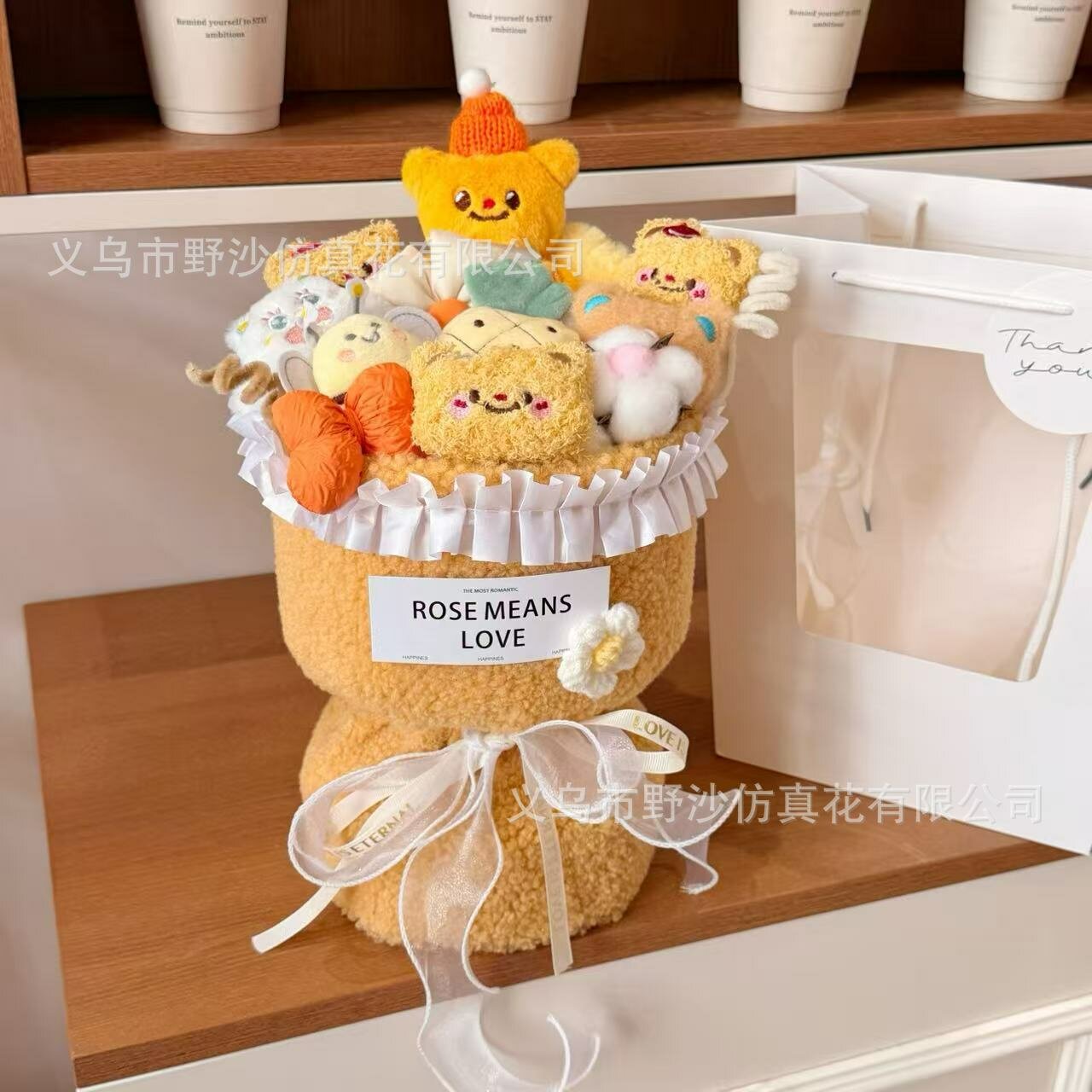 Новый креативный букет из мультяшных масляных мишек — идеальный подарок на Международный женский день, выпускной, день рождения и другие особые случаи для лучших подруг и девушек.