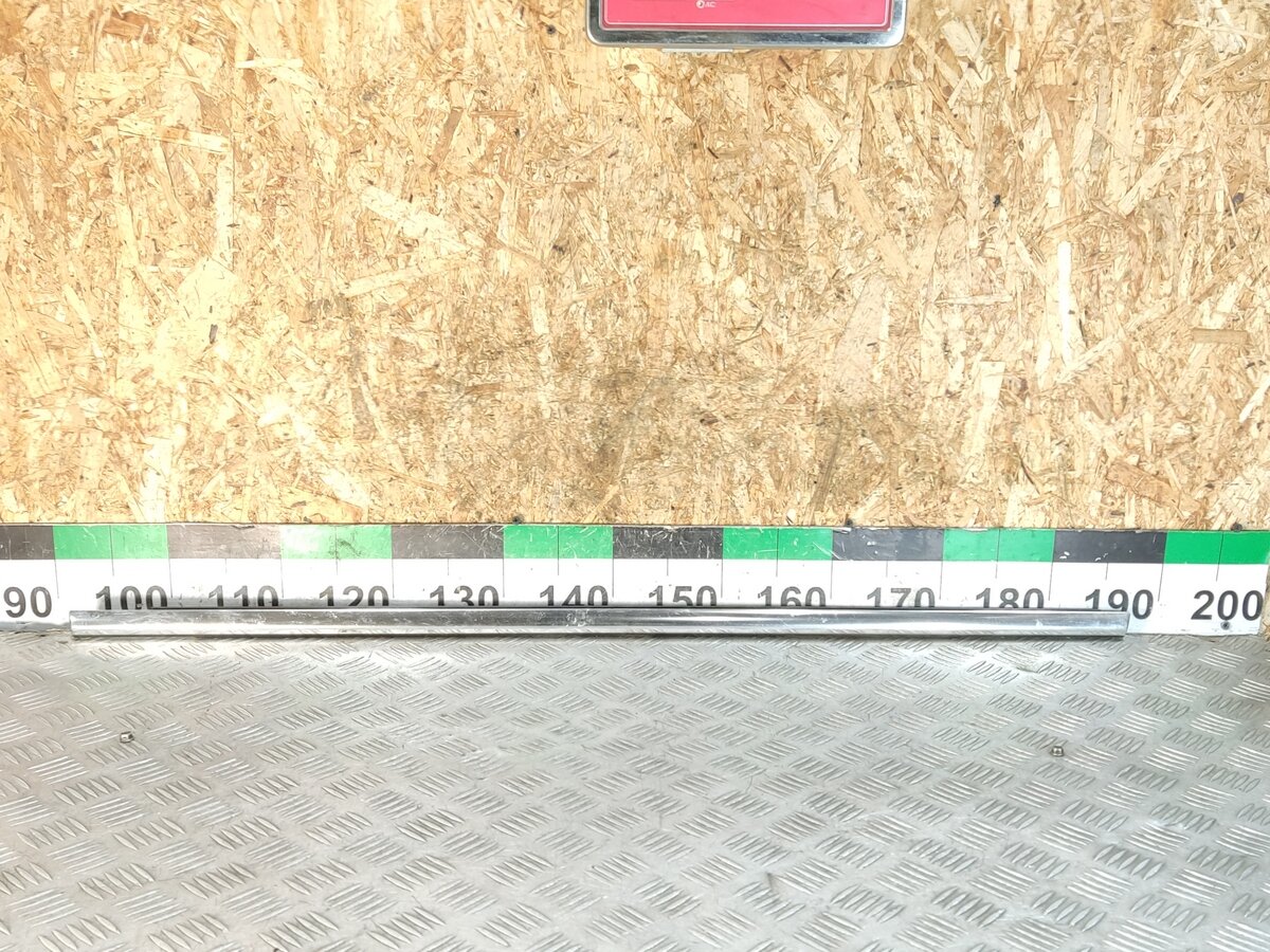 Молдинг стекла двери правой задней VOLKSWAGEN Touareg 2010 2018 7P0839476F7Z7