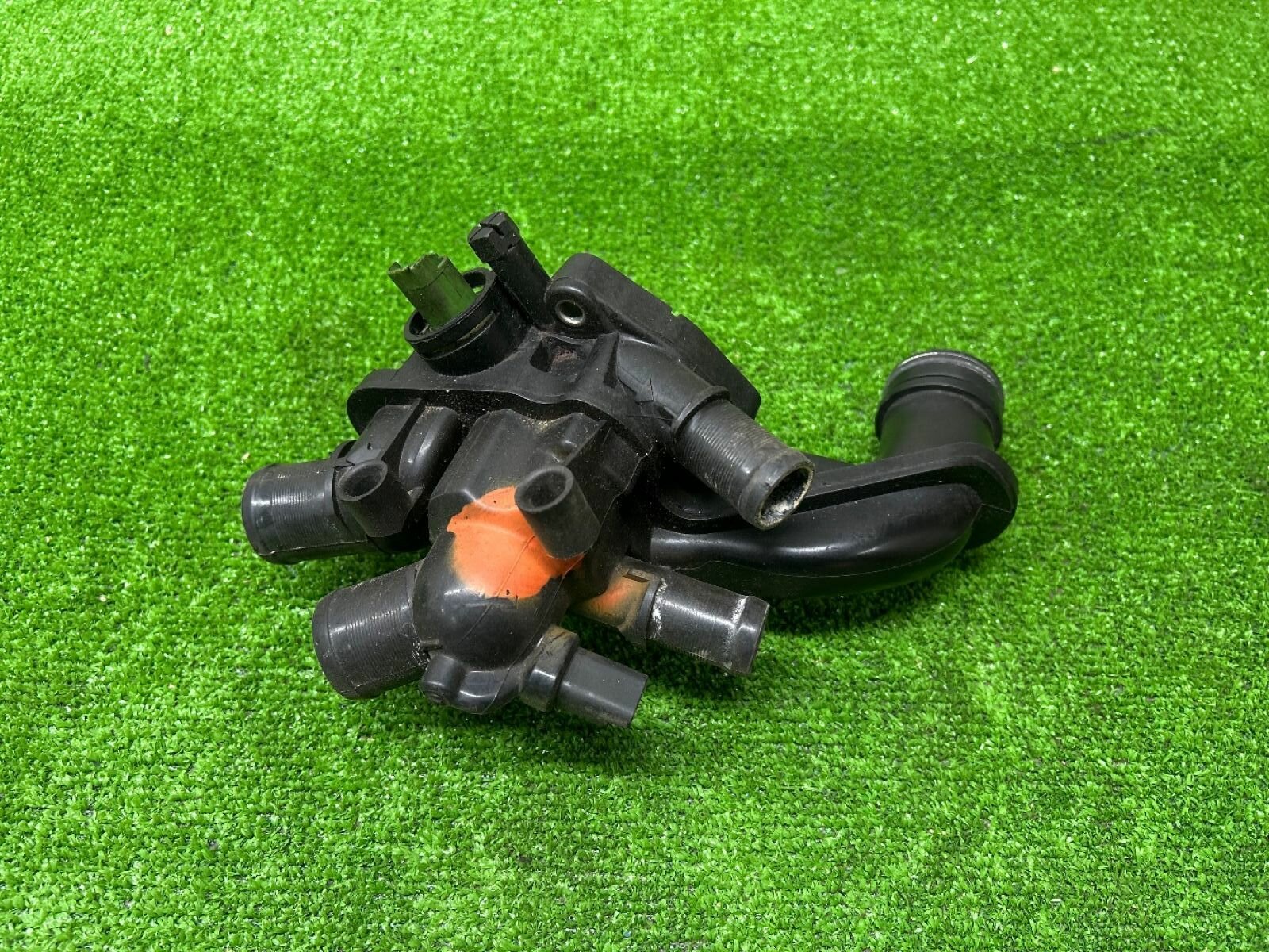 Корпус термостата Peugeot 308 хэтчбек 1.6 EP6 120