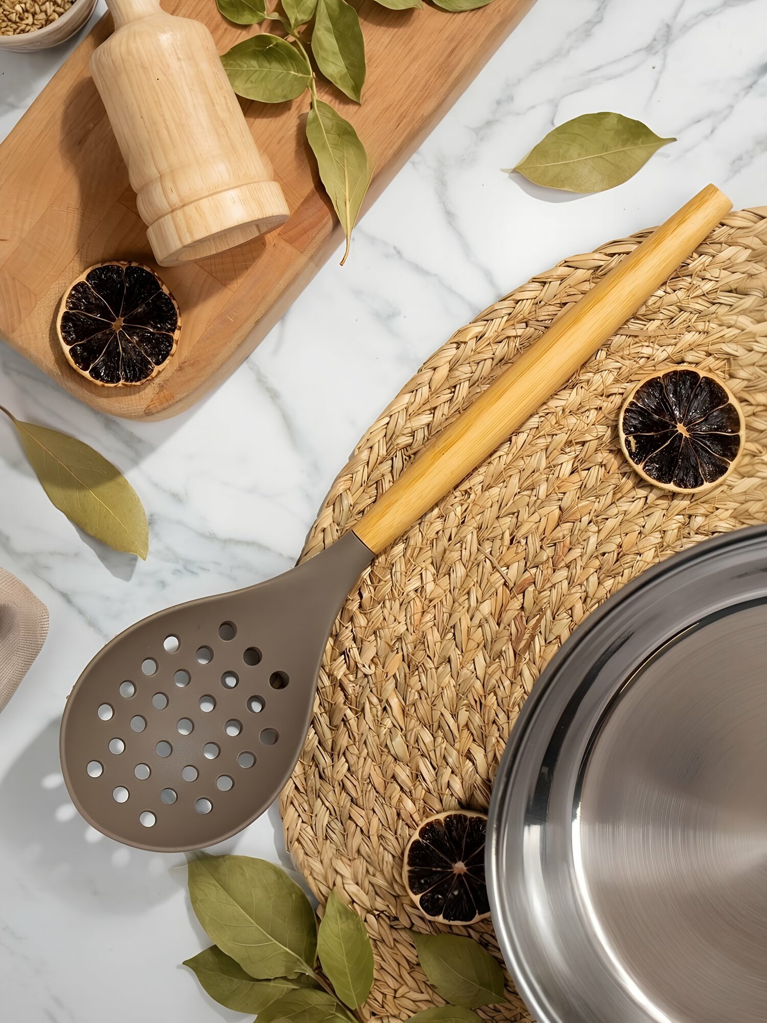 Шумовка силиконовая Daniks Elite Wood CL04332BC14, деревянная ручка, для антипригарных покрытий, подвесная