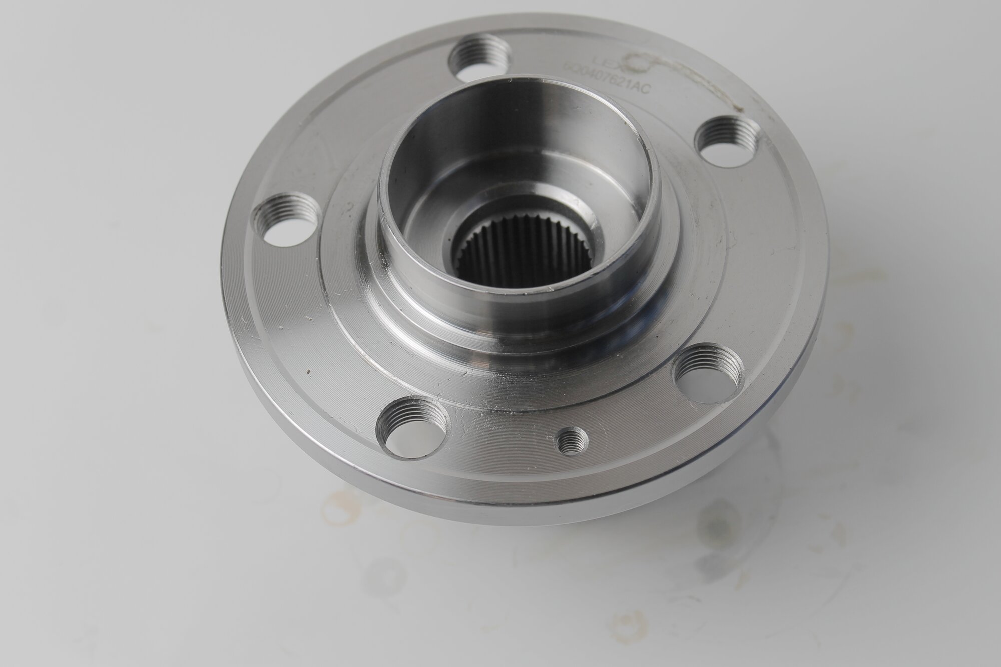 Ступица передняя в сборе VOLKSWAGEN Polo 5/6 SKODA Rapid 1/2, Fabia (аналог SKF VKBA3569)