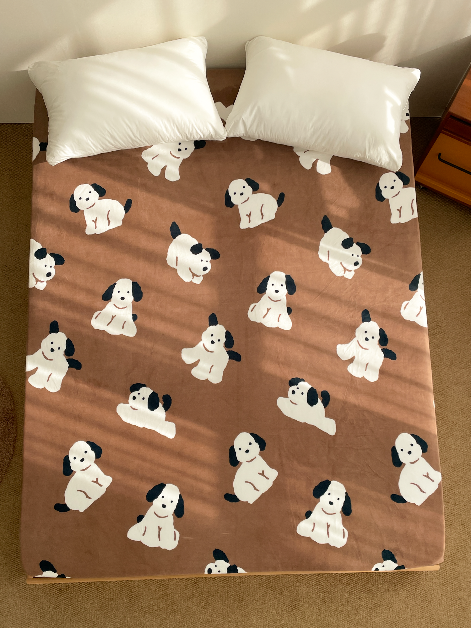Плюшевое постельное белье Plush Puppy Original Cartoon из кремового вельвета, простыня и натяжная простыня для осени и