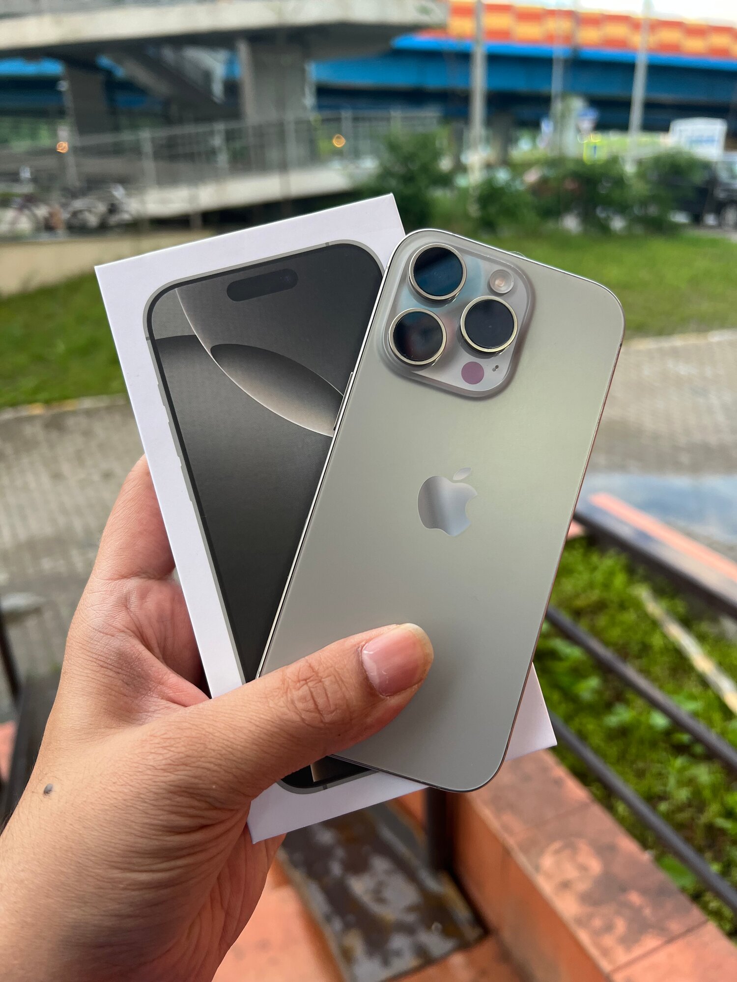 Смартфон Apple iPhone 16 Pro 256GB Natural Titanium eSim Soft Oled экран Face ID не работает