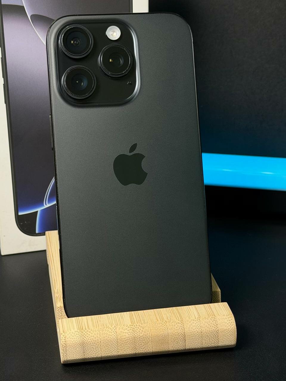 Смартфон Apple iPhone 16 Pro 128 ГБ, nano-SIM + eSIM, черный титан
