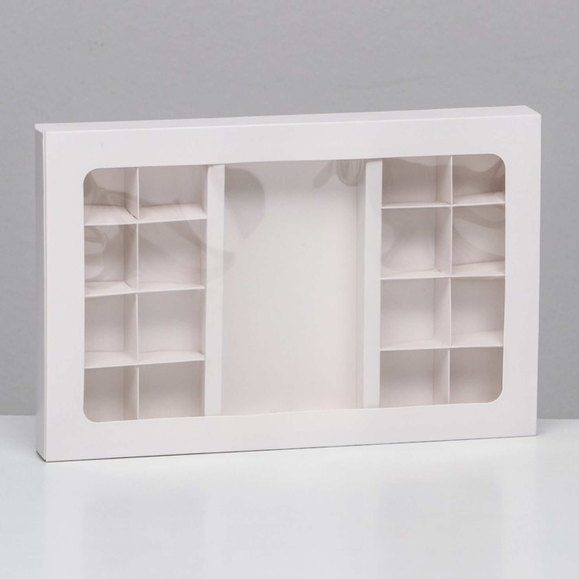Коробка для 8 + 8 конфет + шоколад, с окном, белая 30×19.5×3 см. Кондитерская упаковка