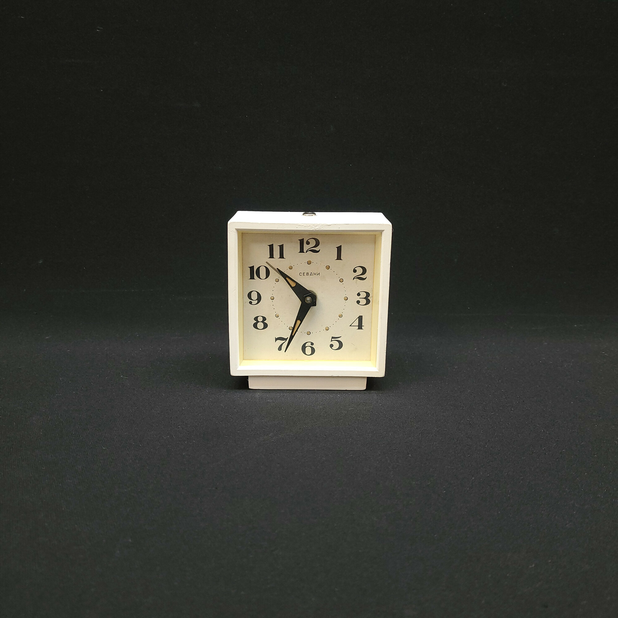 Часы винтажные, СССР. Настольные, Севани