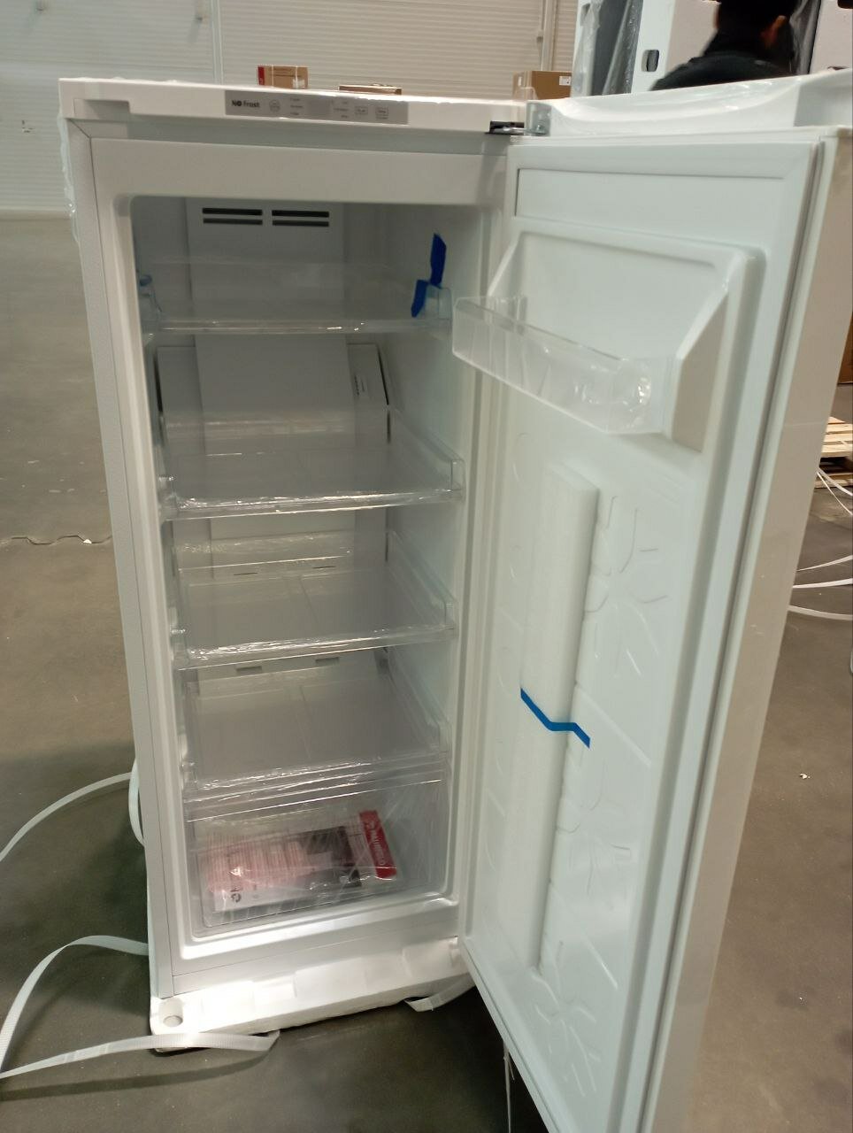 Морозильная камера MAUNFELD MFFR116NFW