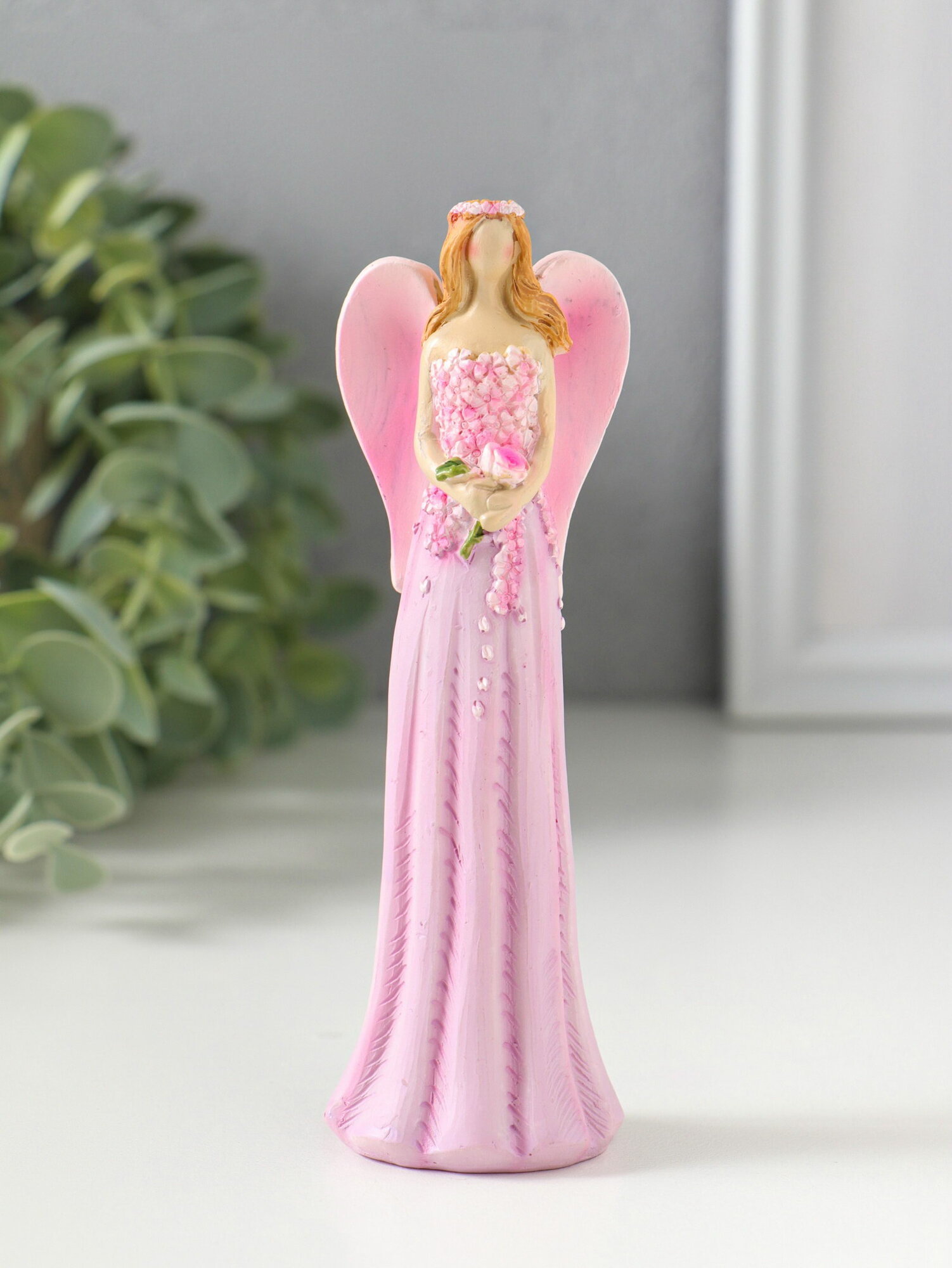 Фигурка полистоун "Девушка-ангел в розовом платье усыпанном цветами", 4x3.5x13 см