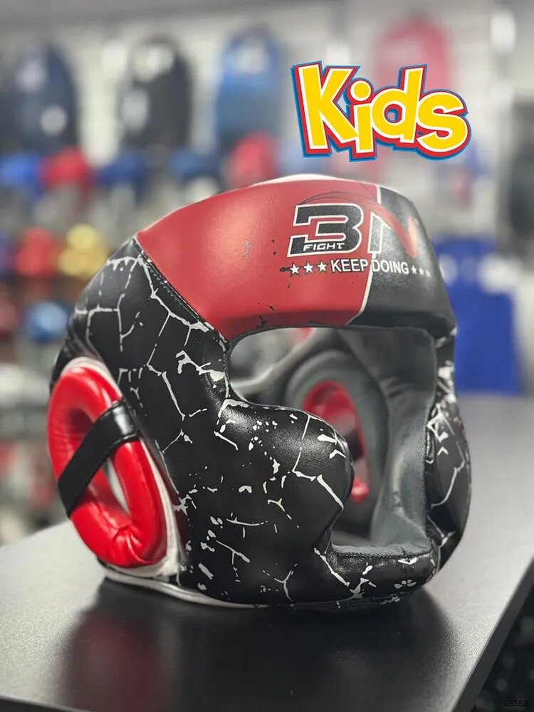 Детский защитный шлем BN Fight Classic для бокса, кикбоксинга, ММА. Размер S, черный, красный