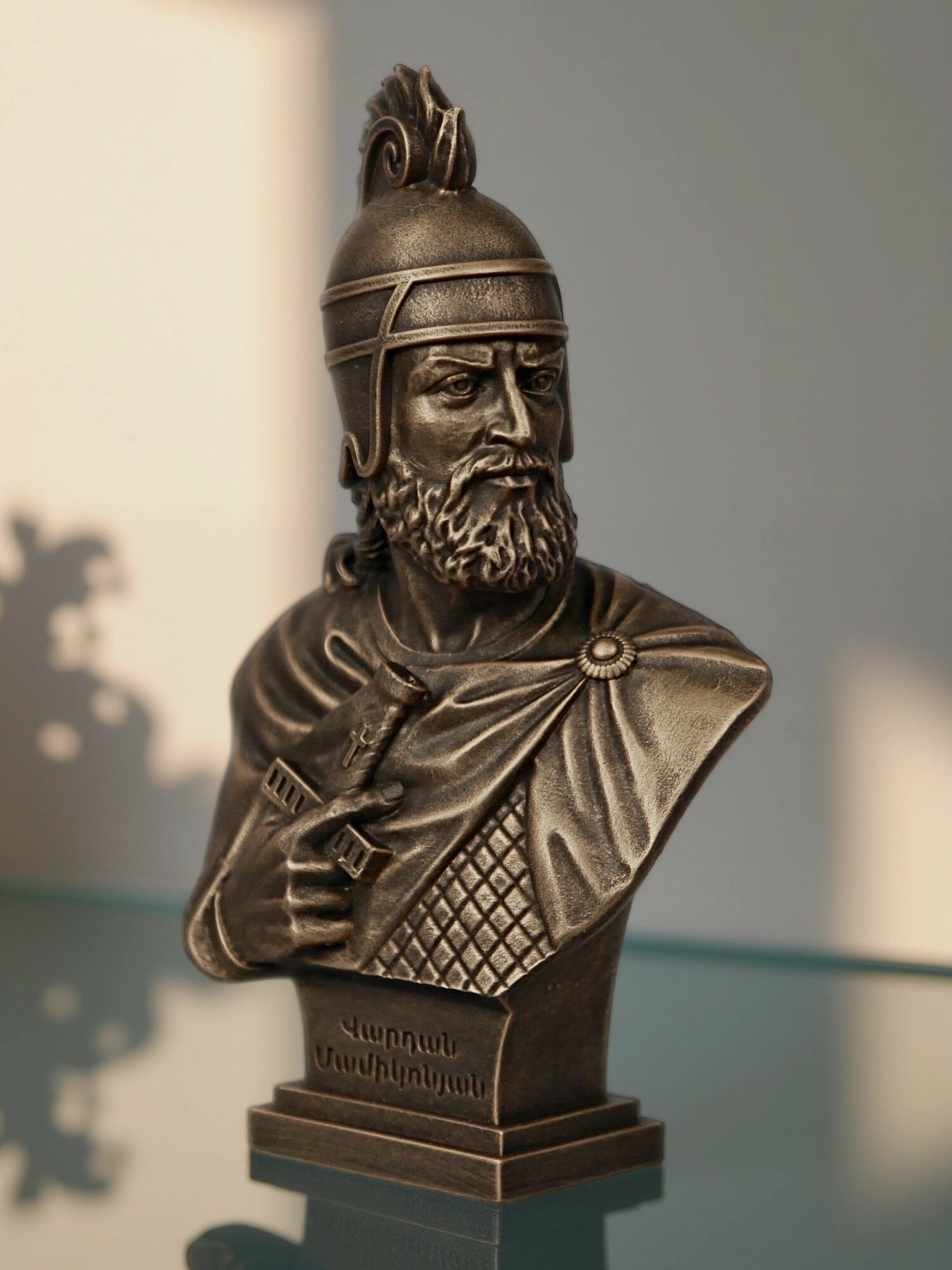 Бюст Вардан Мамиконян, "Вернисаж истории" (25 см, цвет патина бронза)