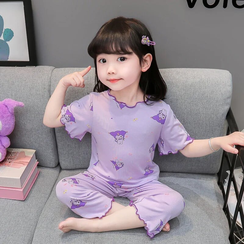 MINISO Детский пижамный комплект Sanrio для девочек из двух частей (2026 год), комплект домашней одежды Hello Kitty, детская одежда Kuromi в стиле мультяшного аниме, Детский размер: 110