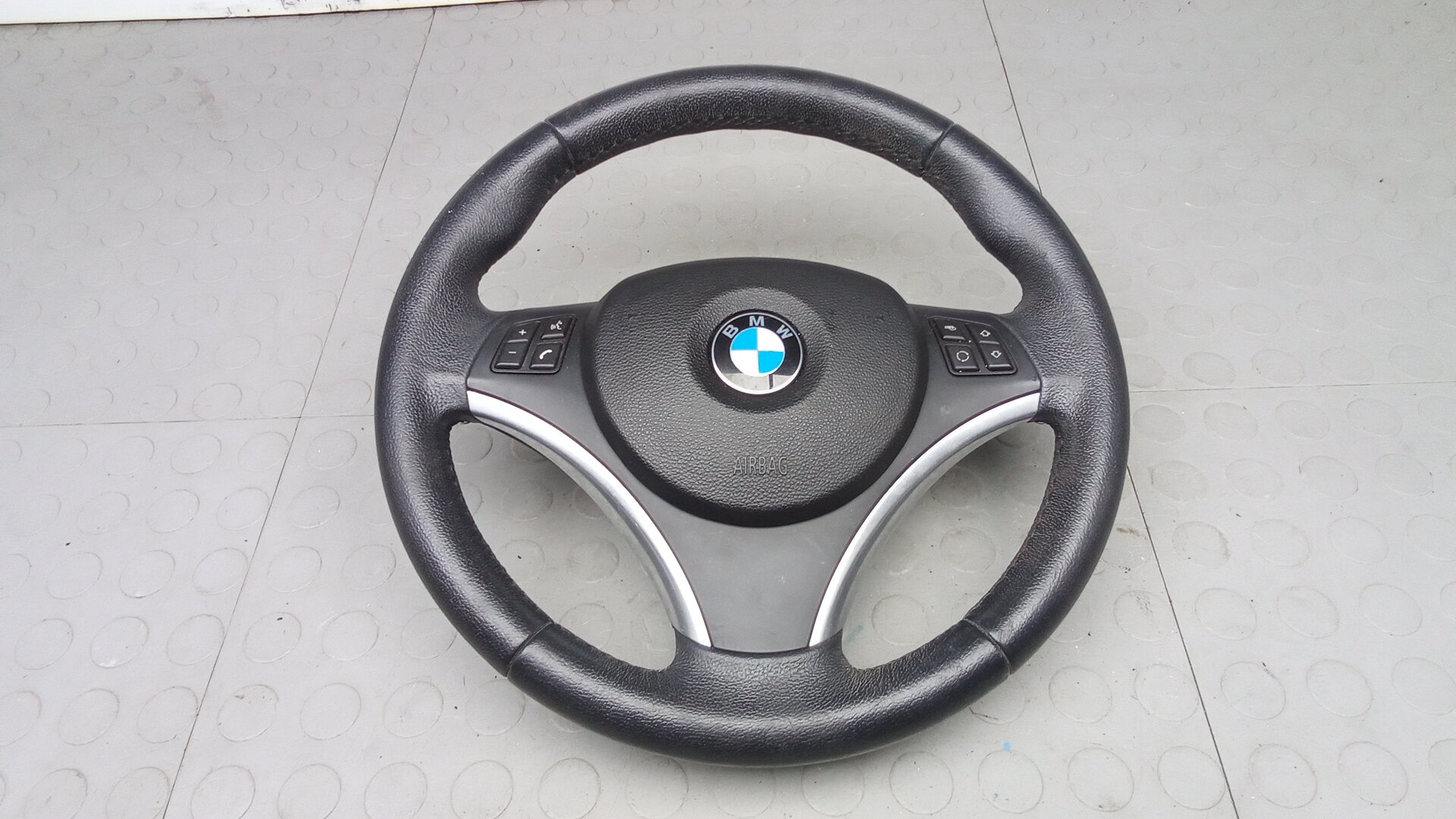 Руль BMW X1 E84
