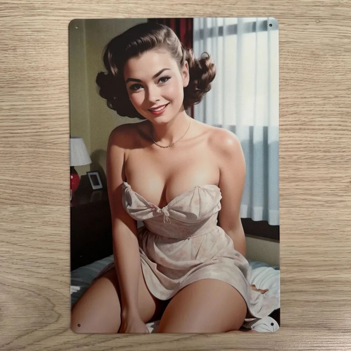 Табличка металлическая интерьерная Pin-Up Девушка Пинап