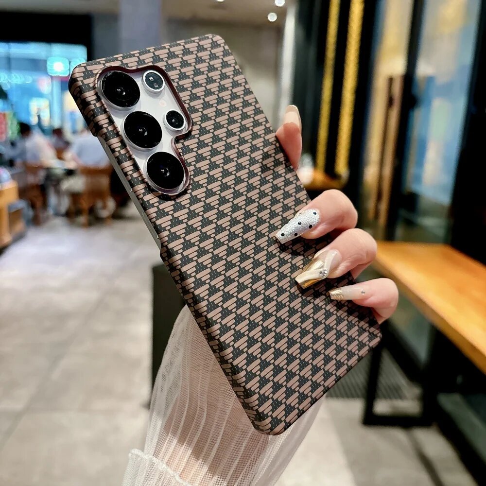 Черный чехол Galaxy S24