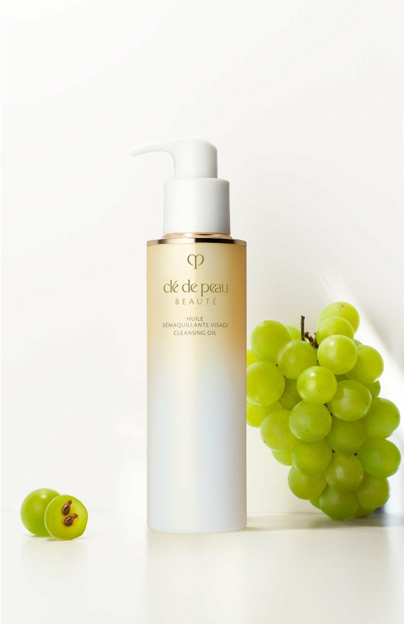 Очищающее масло для лица (200ml) Clé de Peau Beauté