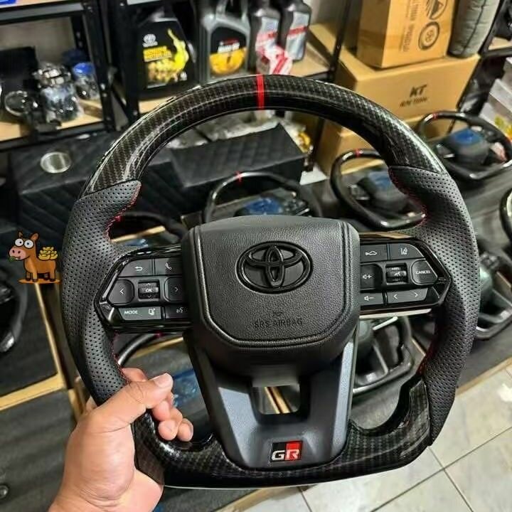 Руль Toyota GR Sport, водопревильная карбон, перфорация, красная стежка