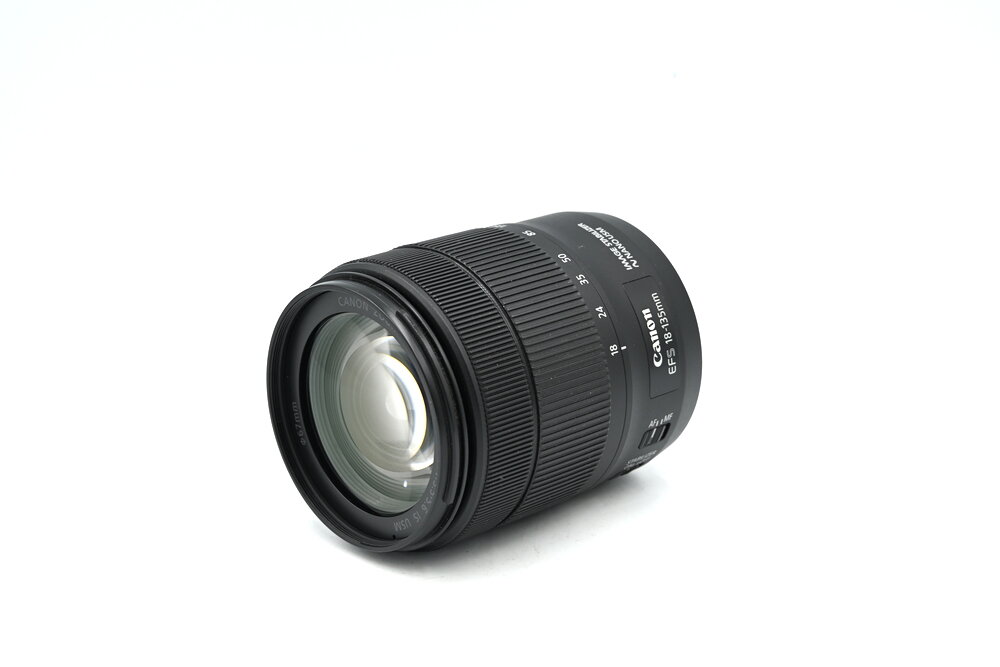 Объектив Canon EF-S 18-135mm f/3.5-5.6 IS USM