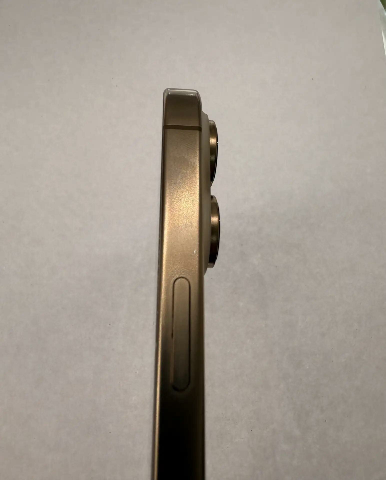Смартфон Apple iPhone 16 Pro Max 256Gb пустынный титан (Desert Titanium) (Nano-SIM+eSIM) — фото 1