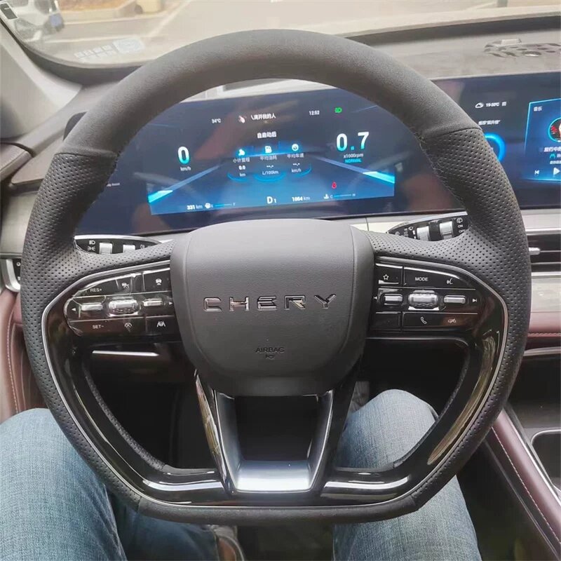 Ручная шитье рулевое покрытие для Chery Arrizo 8, с перфорацией и красной нитью, деталь