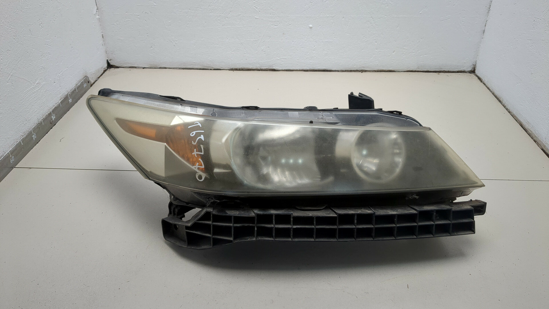 Фара (передняя) правая Honda Stream Б/У