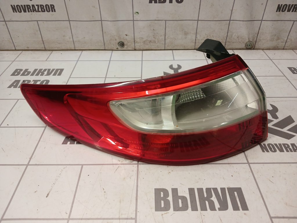 Фонарь задний наружный левый Renault Fluence 10-17