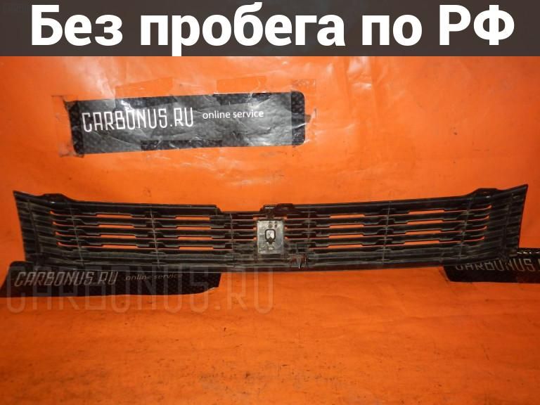 Решетка радиатора с пробегом Toyota Voxy AZR60G