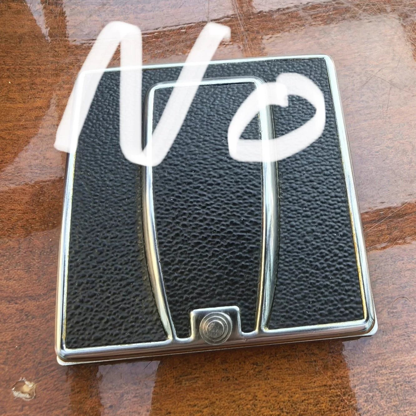 Устаревшая модель увеличителя видоискателя несовместима с Hasselblad 5 и 2 сериями