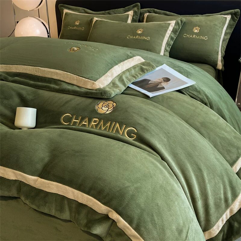Комплект постельного белья Cat People's Light Luxury из утолщенного молочного вельвета, четыре предмета, новая модель