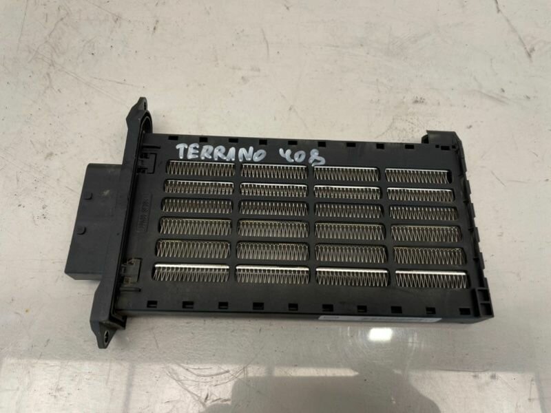 Радиатор отопителя Nissan Terrano 2017 2714300Q0K D10 F4RE410 (с пробегом)
