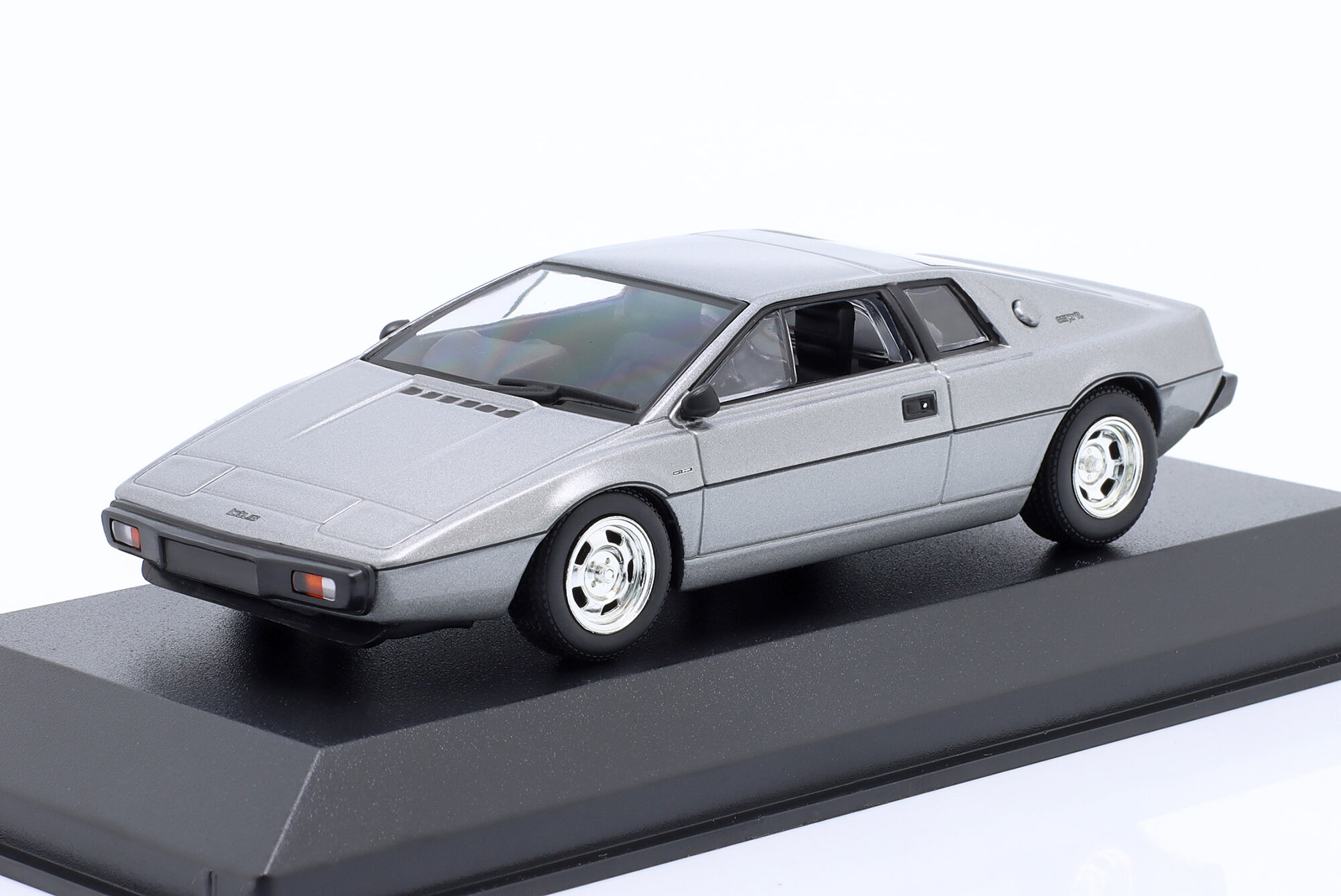Модель коллекционная MAXICHAMPS Lotus esprit 1978 silver-grey metallic