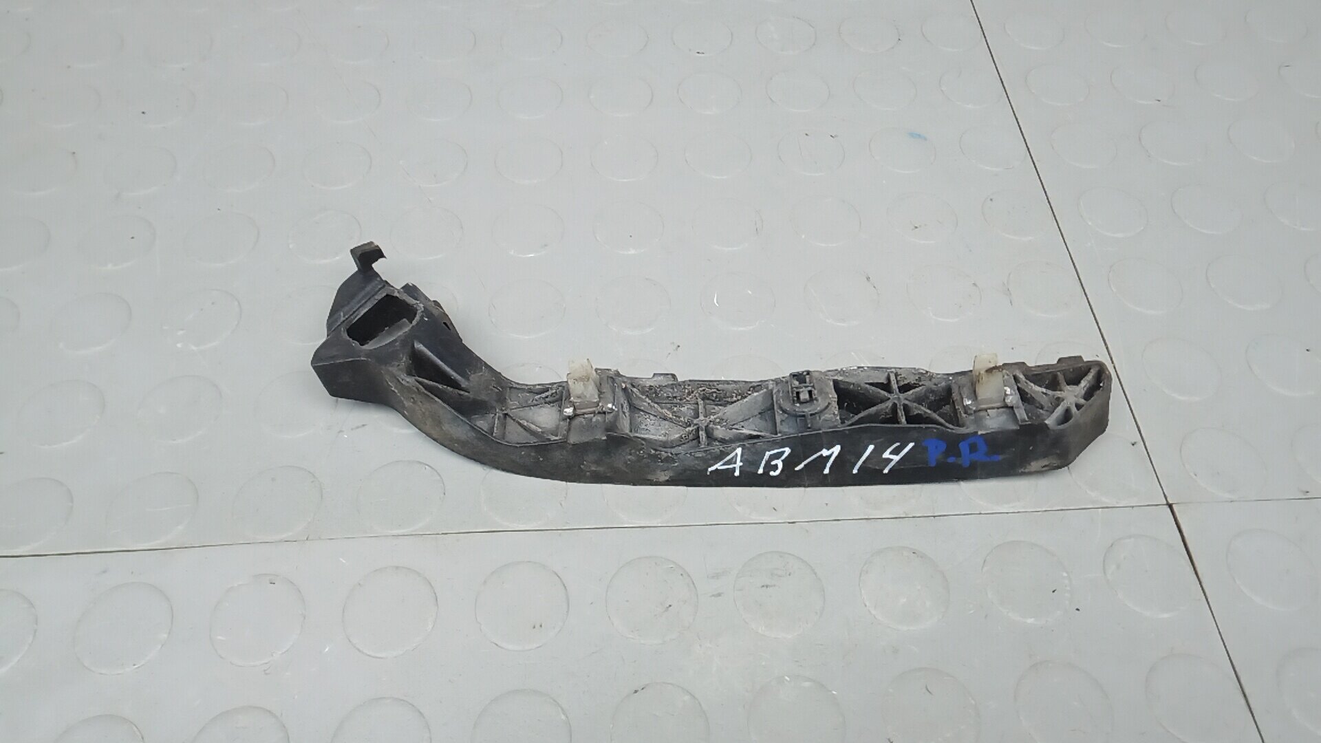 Крепление бампера переднее HYUNDAI I40, Номер 865133Z000