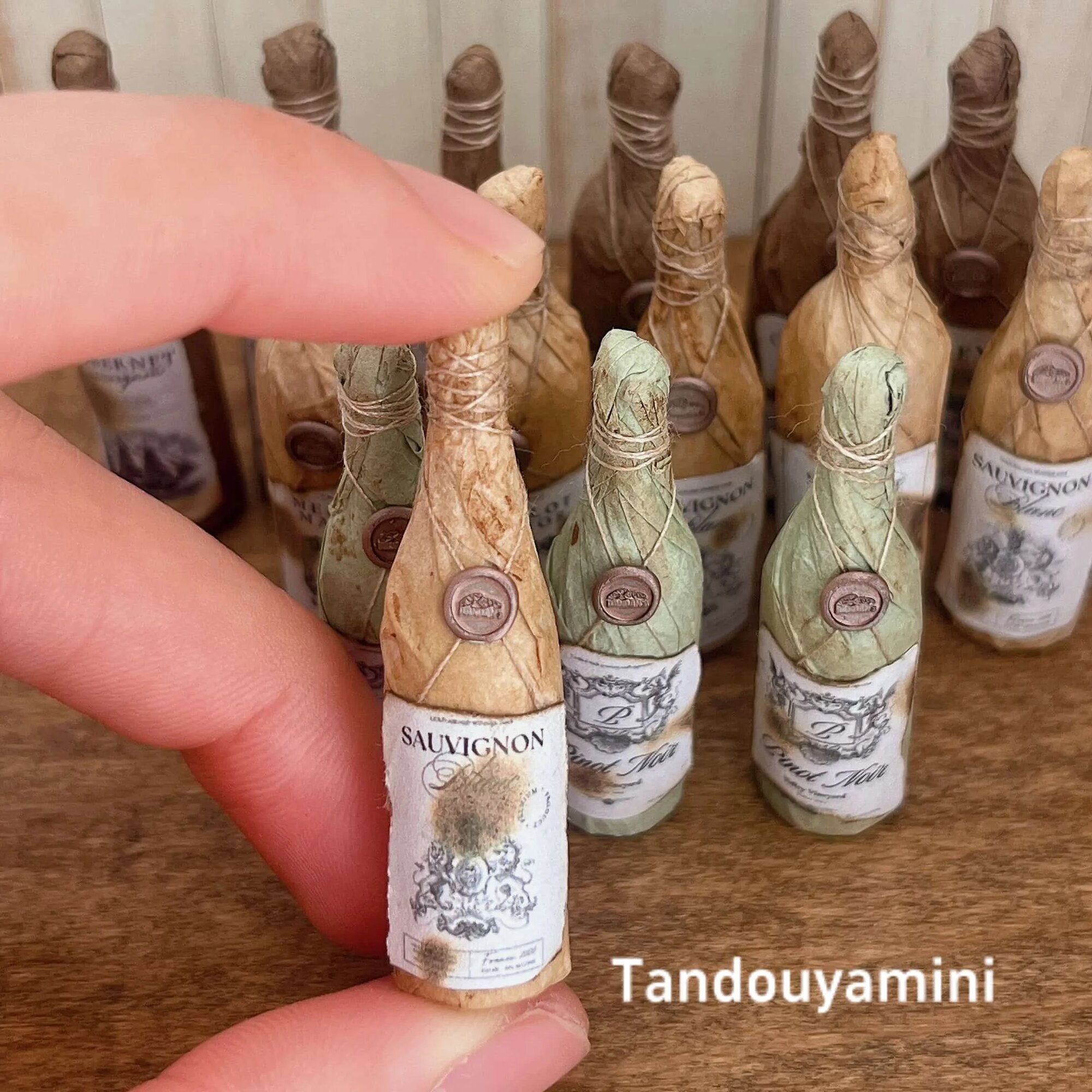 Игрушечная миниатюрная бутылка вина Tan Dou Ya 1:6