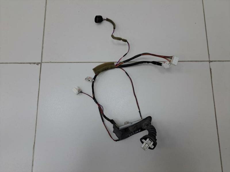 Проводка двери Mazda Atenza GG 2002-2007 кат.номер: G22B67210E