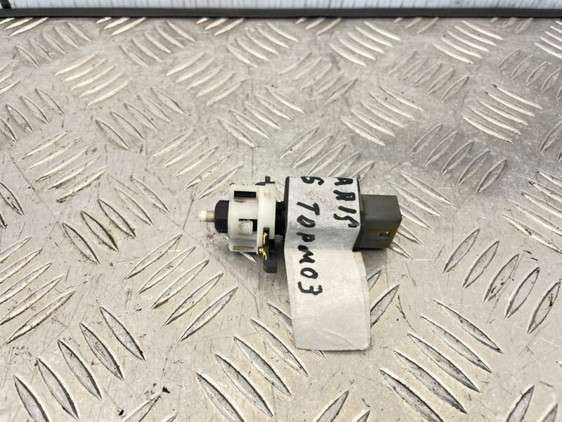 Б/У концевик педали тормоза Hyundai Solaris 2014 RB G4FA 62181 Hyundai-KIA арт. 938103S700