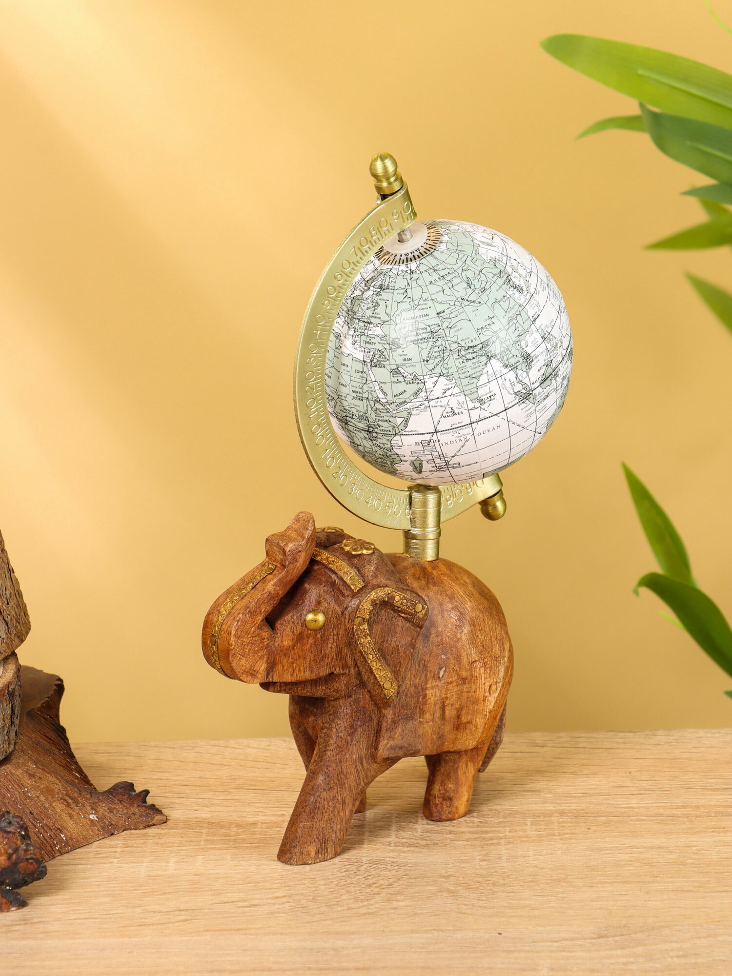 Глобус сувенирный, 11x8x21 см, подставка дерево, тип глобуса: сувенирный